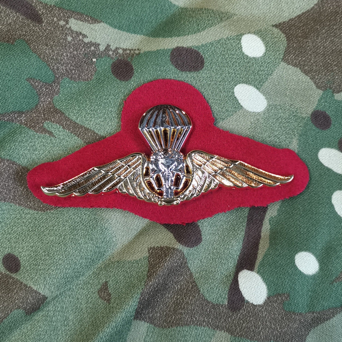 Singapore parachutist jump wings para airborne metal pin brooch ...